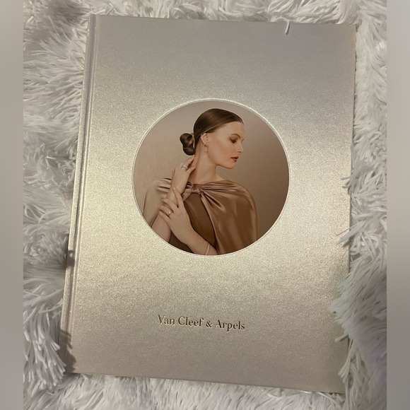 Van Cleef & Arpels | Other | Van Cleef Arpels Pearlized Catalog Coffee ...
